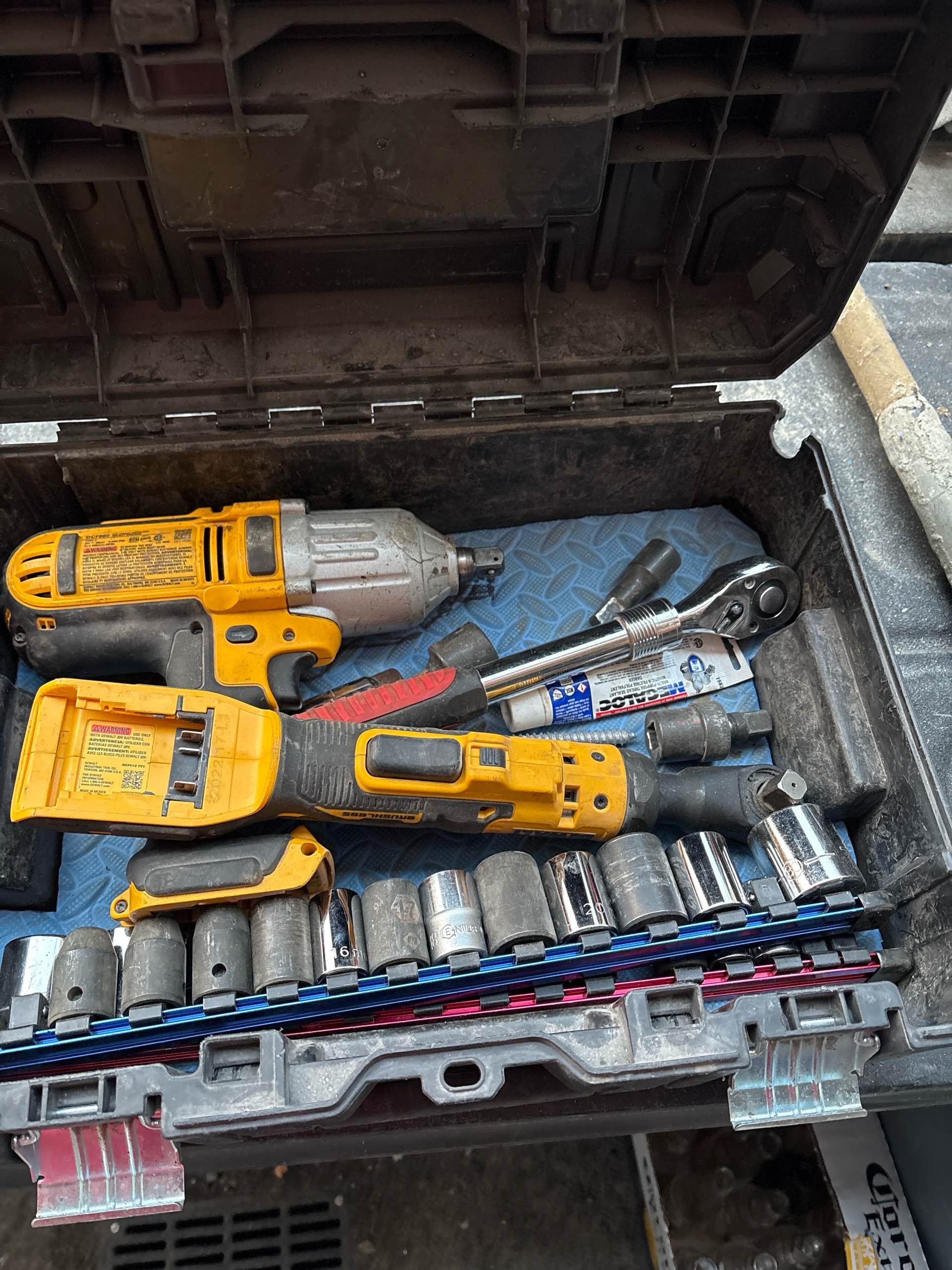 Location d'impact pour auto à Terrebonne - Location PEEPHOLE